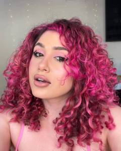 15 Pink Curly Hair Styles to Flaunt This Season