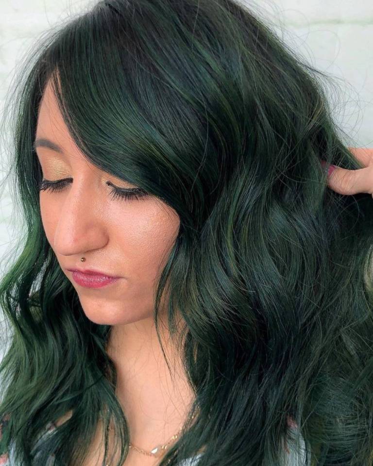 24 Dark Green Hair Trends To Try Out Now
