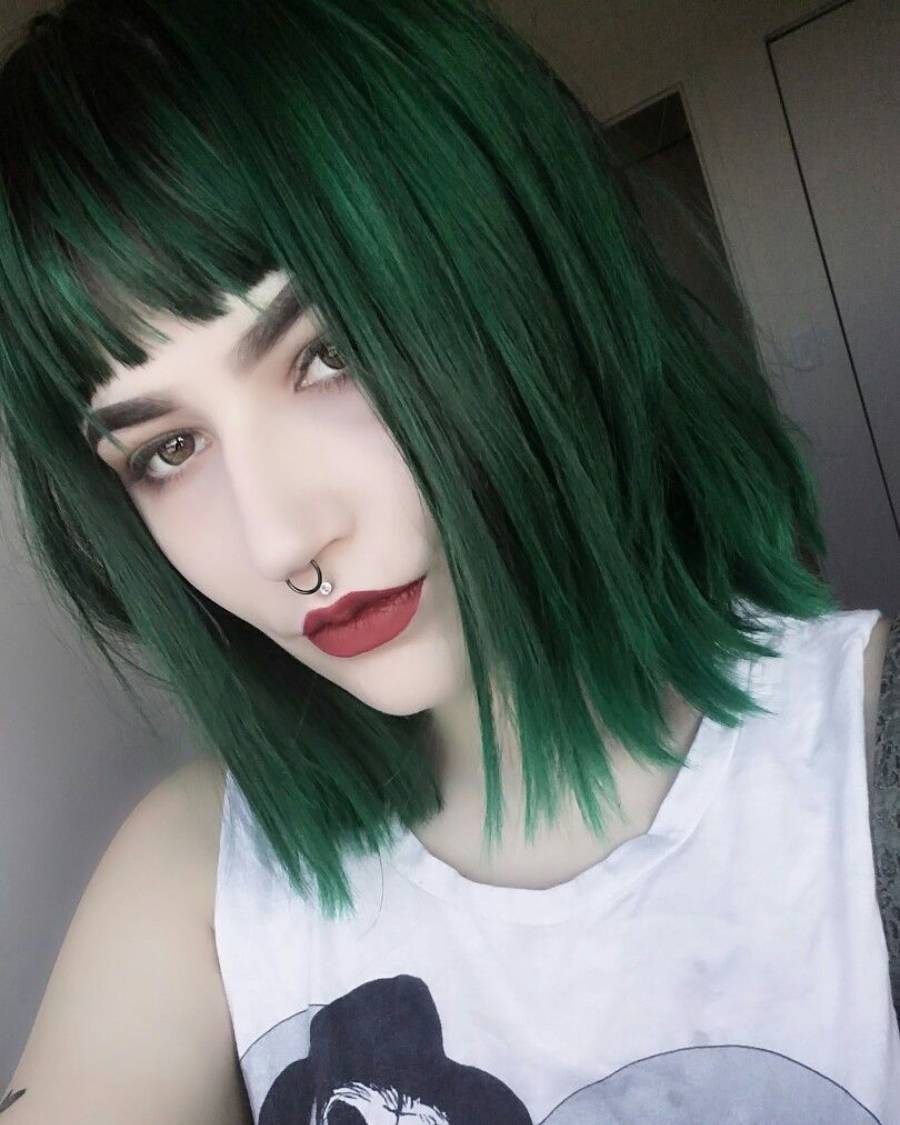 24 Dark Green Hair Trends To Try Out Now