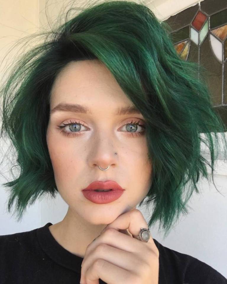 24 Dark Green Hair Trends To Try Out Now