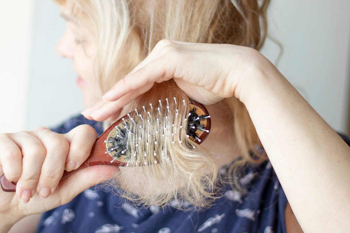 How to Detangle Hair And Tips to Prevent Knots
