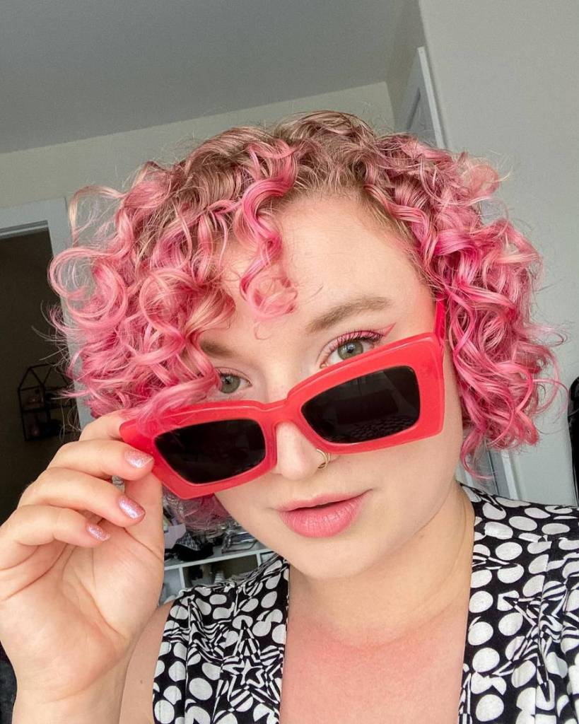 15 Pink Curly Hair Styles to Flaunt This Season